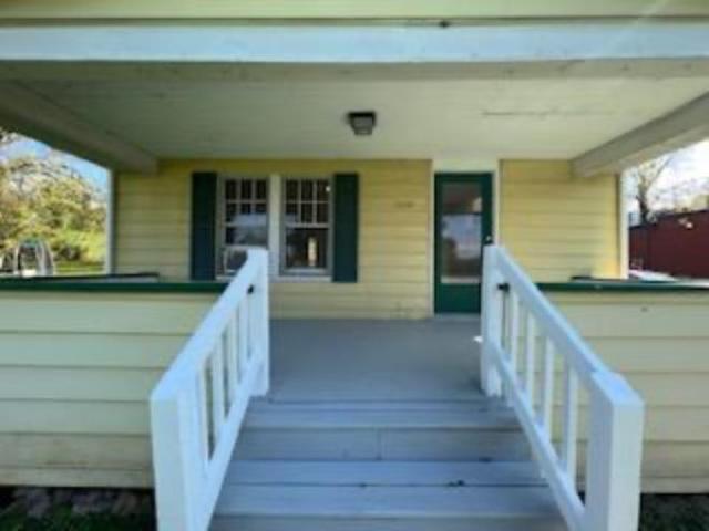 3 Br, 1 bath, Single Family 1326 E College Ave