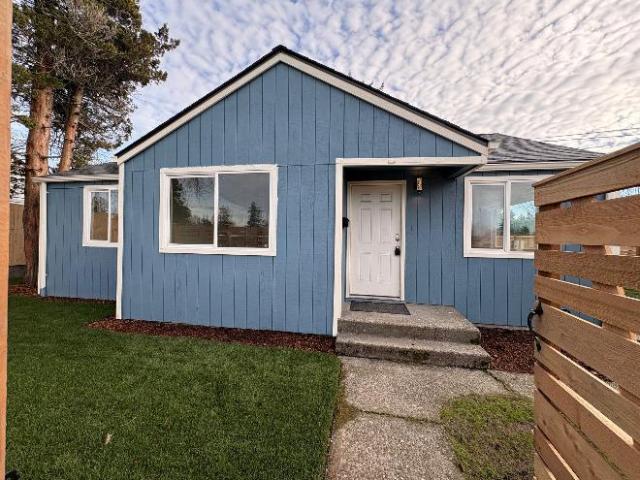 3 Br, 1 bath, Single Family 13610 8th Ave SW