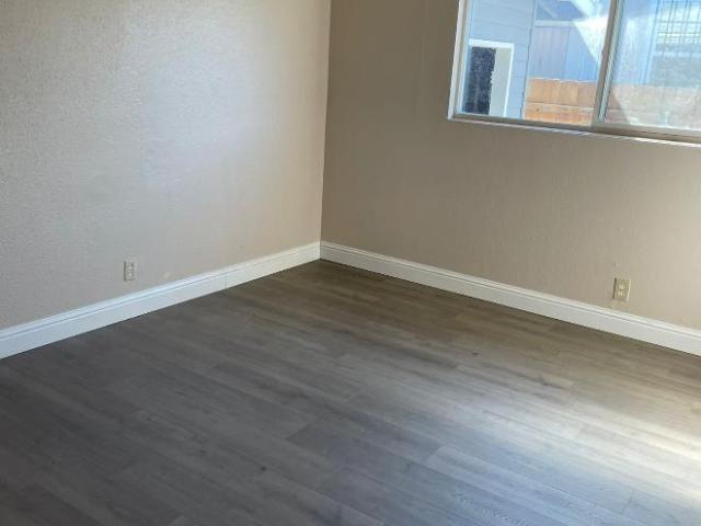 3 Br, 1 bath, Single Family 2404 Strivens Ave