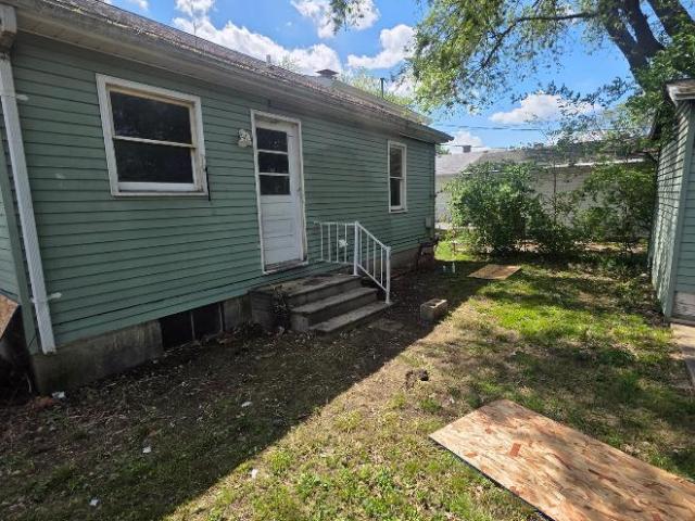 3 Br, 1 bath, Single Family 2448 East Wood Street