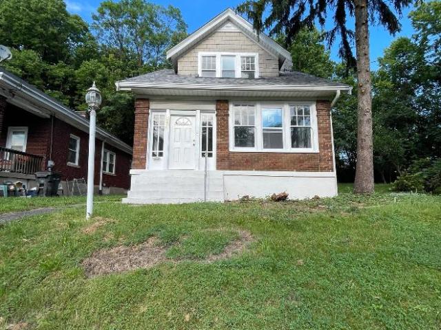 3 Br, 1 bath, Single Family 2456 Saturn St