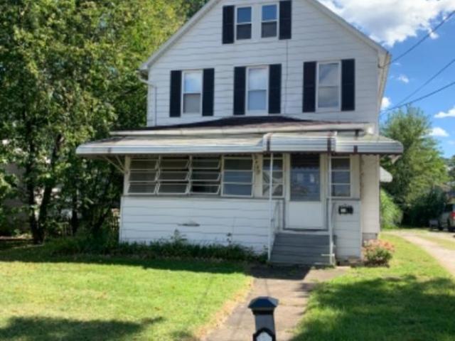 3 Br, 1 bath, Single Family 2467 3rd St