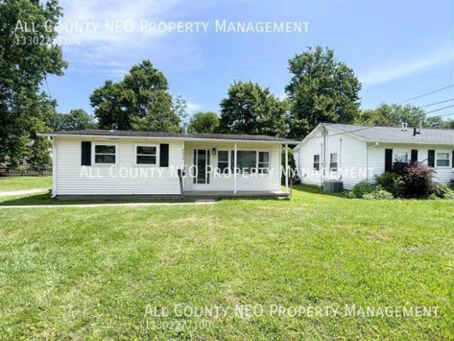 3 Br, 1 bath, Single Family 2470 Center Ave