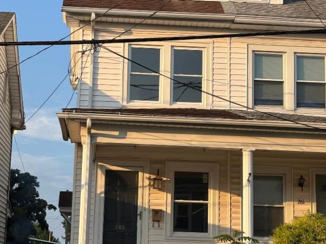 3 Br, 1 bath, Single Family 263 W Main St