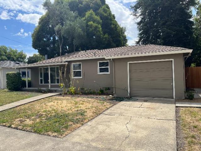 3 Br, 1 bath, Single Family 2604 Village Side Dr