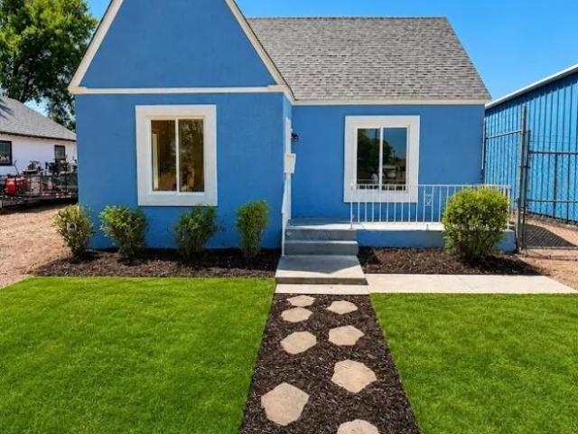 3 Br, 1 bath, Single Family 2605 E Boulder St