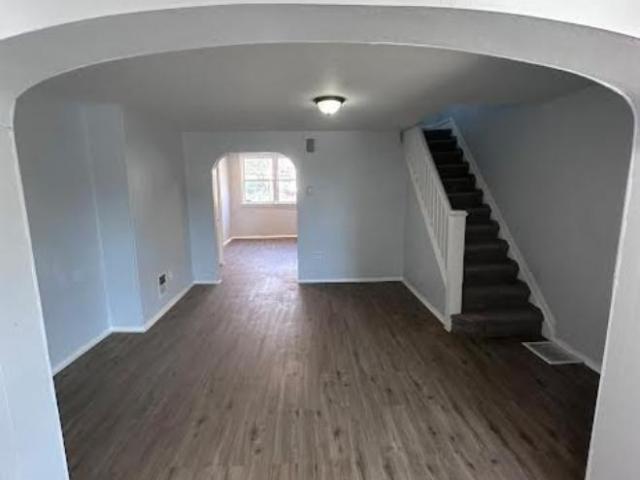 3 Br, 1 bath, Single Family 2607 S 62nd St