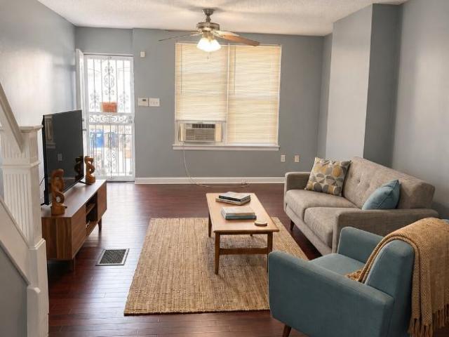3 Br, 1 bath, Single Family 2624 Gerritt St