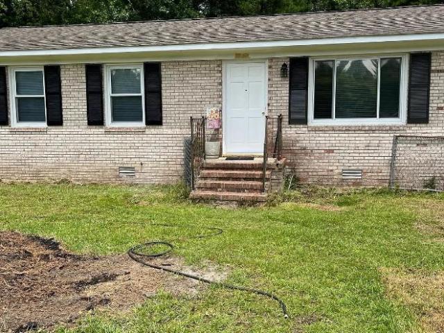 3 Br, 1 bath, Single Family 2625 Dover Rd