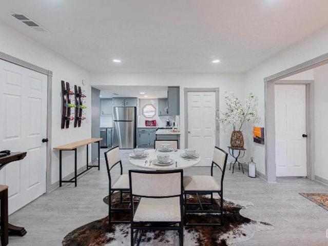 3 Br, 1 bath, Single Family 2709 California Ave