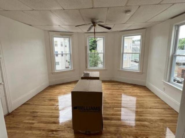 3 Br, 1 bath, Single Family 279 Grafton St