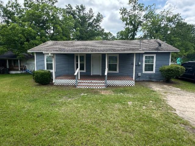 3 Br, 1 bath, Single Family 2801 S Chestnut St