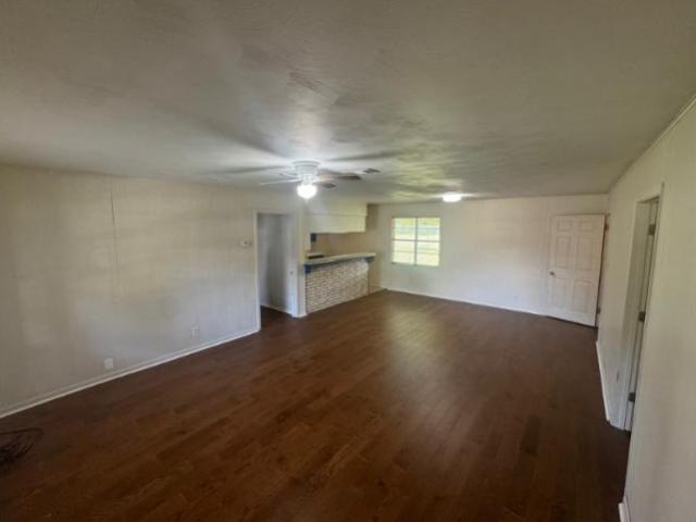 3 Br, 1 bath, Single Family 285 9th St