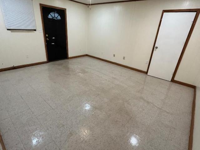 3 Br, 1 bath, Single Family 2867 New Clinton Rd