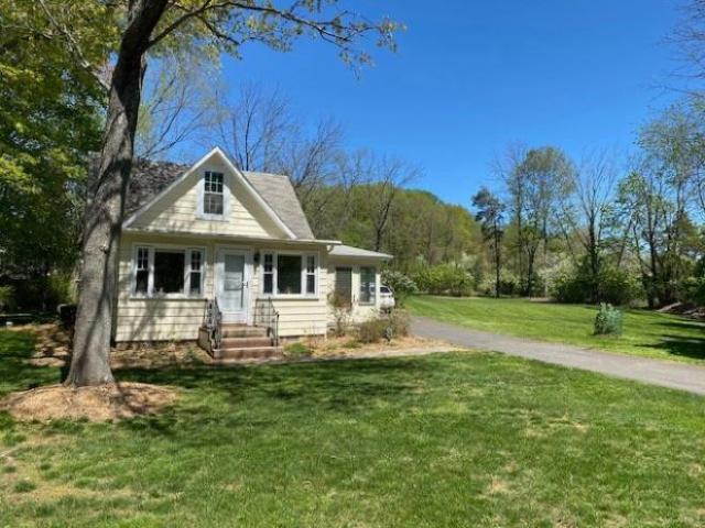 3 Br, 1 bath, Single Family 289 Brentwood Blvd