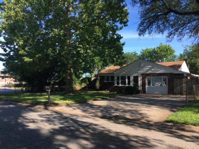 3 Br, 1 bath, Single Family 201 W Hunter Ave