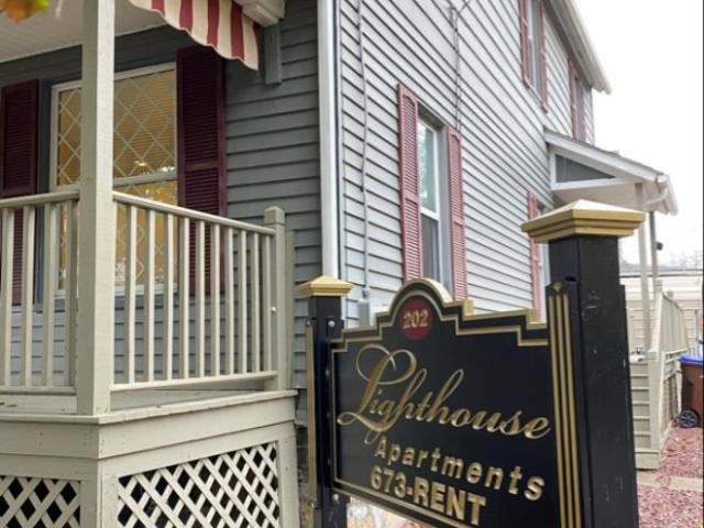 3 Br, 1 bath, Single Family 202 11th St