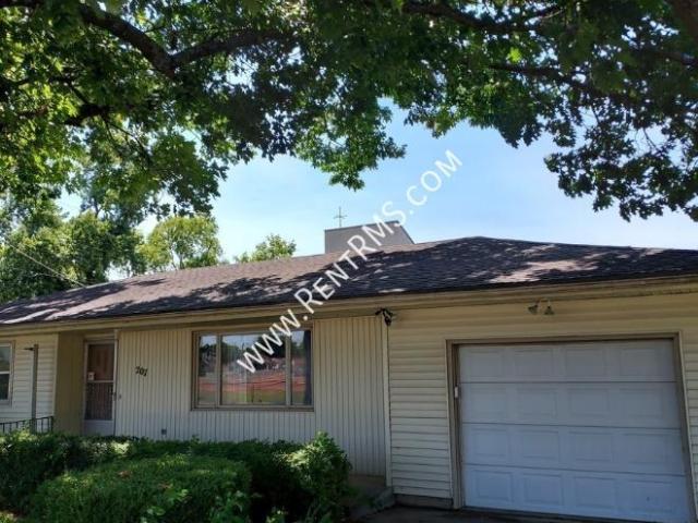 3 Br, 1 bath, Single Family 207 Chestnut St