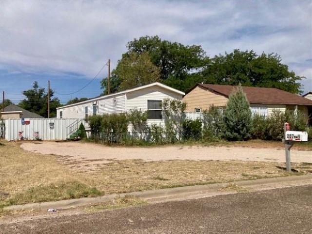 3 Br, 1 bath, Single Family 207 NW 9