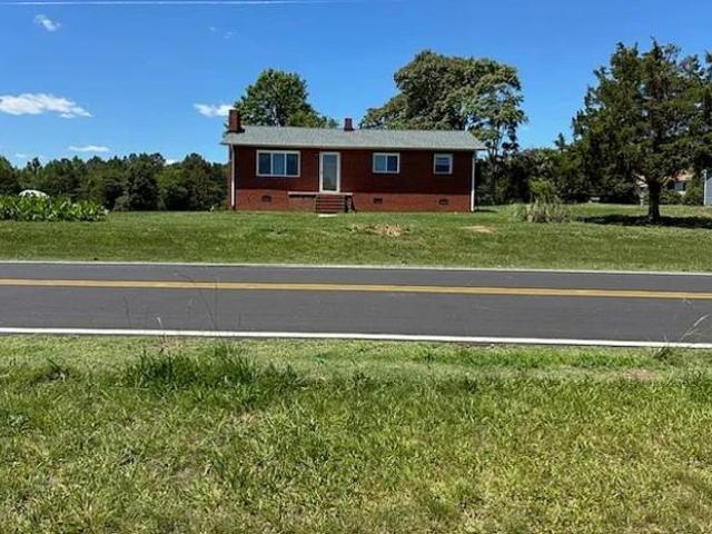3 Br, 1 bath, Single Family 204 Pear Tree Rd