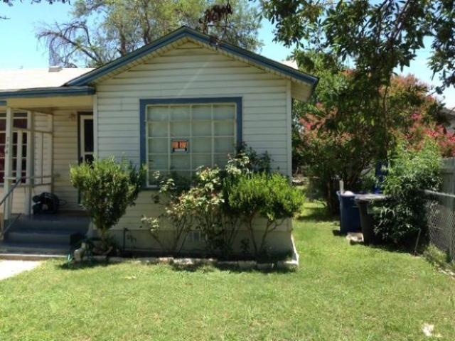 3 Br, 1 bath, Single Family 206 Avalon