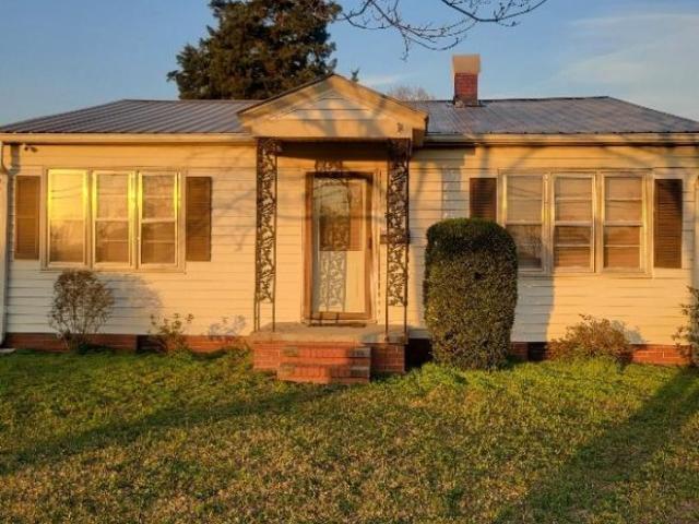 3 Br, 1 bath, Single Family 206 N Mccaskey Rd