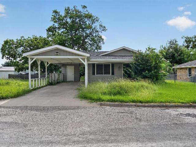 3 Br, 1 bath, Single Family 208 D Street