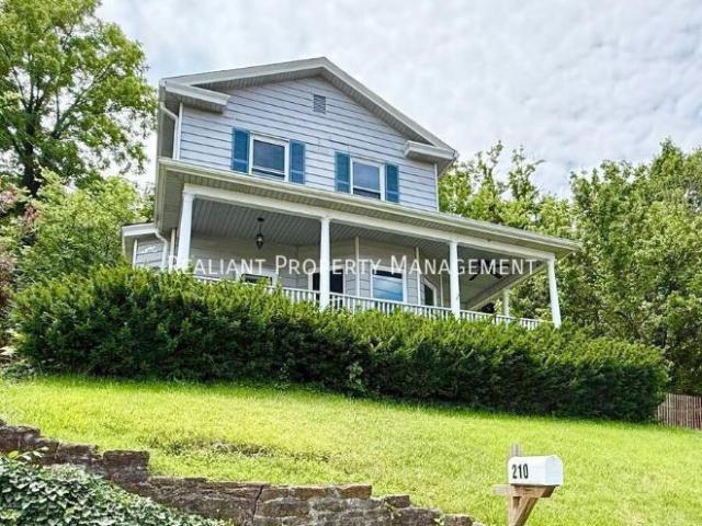 3 Br, 1 bath, Single Family 210 O&apos  Bannon Ave