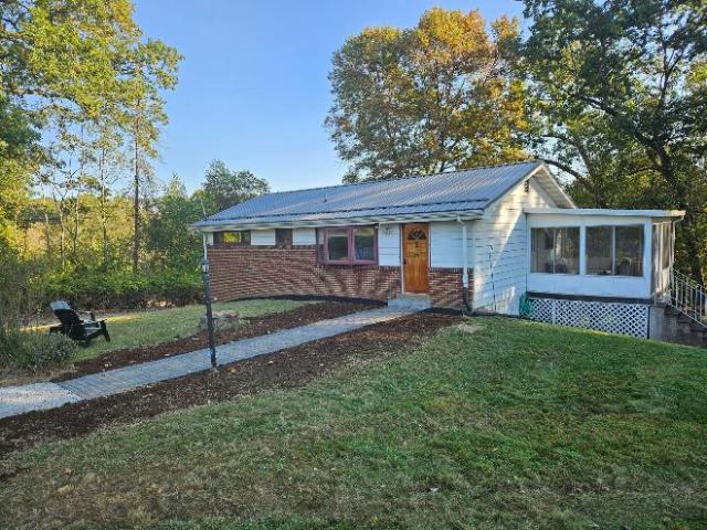 3 Br, 1 bath, Single Family 211 Coss Road