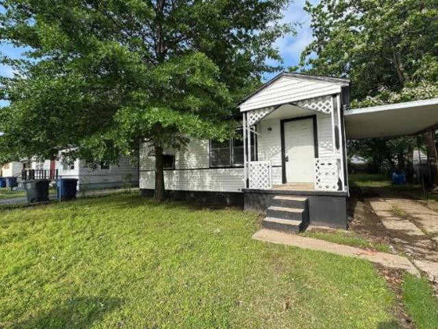 3 Br, 1 bath, Single Family 2122 N Florence Ave