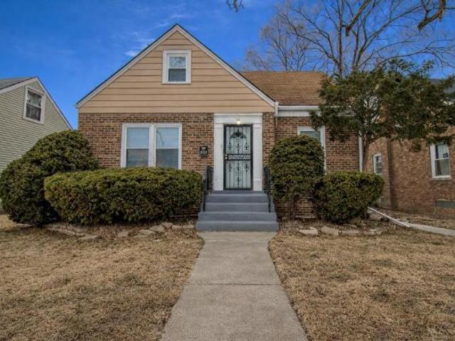 3 Br, 1 bath, Single Family 212 E 142nd Pl