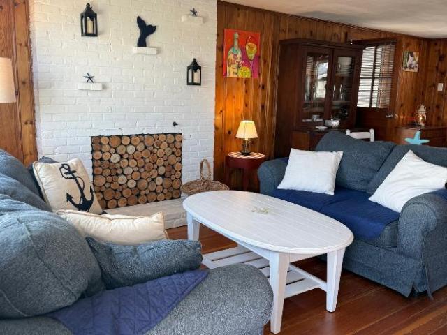 3 Br, 1 bath, Single Family 21 Old Mouth Rd