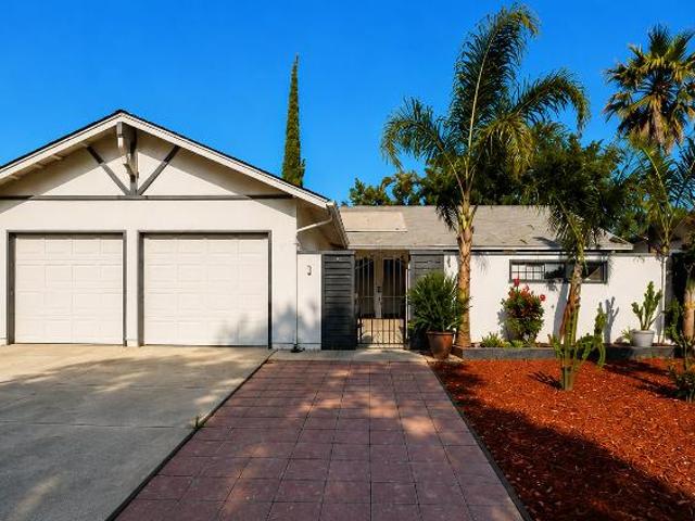 3 Br, 1 bath, Single Family 2210 San Blas Ct