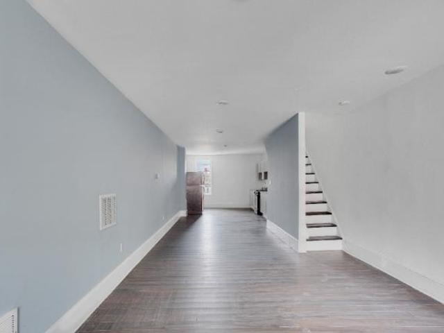 3 Br, 1 bath, Single Family 2212 W Fayette