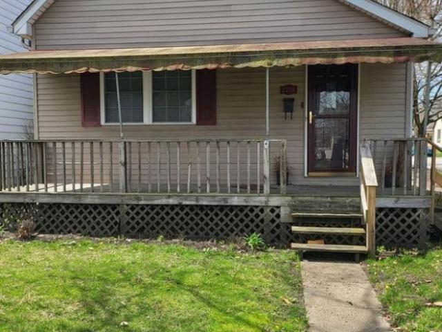 3 Br, 1 bath, Single Family 2250 Garfield Ave