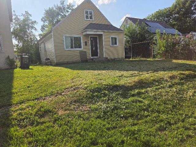 3 Br, 1 bath, Single Family 2283 Hiawatha Park
