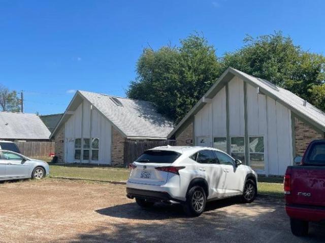 3 Br, 1 bath, Single Family 2300 Live Oak St