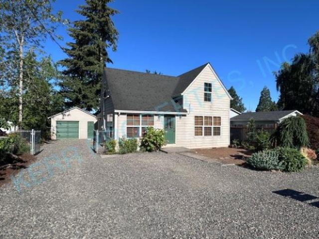 3 Br, 1 bath, Single Family 343 NW Zobrist St