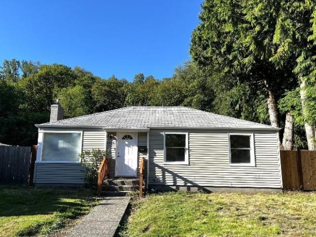 3 Br, 1 bath, Single Family 3404 SE 5th St