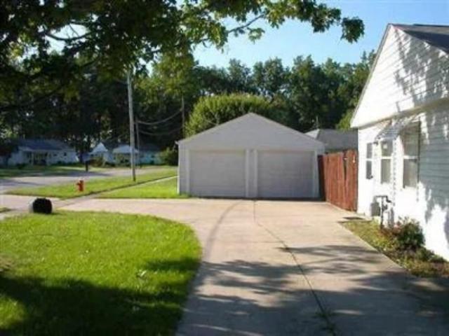 3 Br, 1 bath, Single Family 3506 Pickett Rd