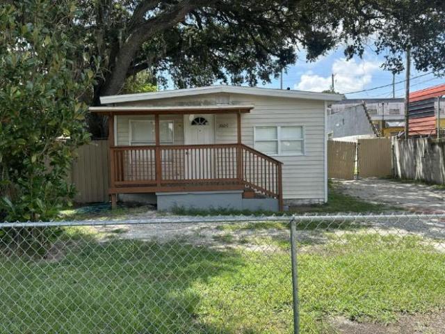 3 Br, 1 bath, Single Family 3609 East Mohawk Avenue