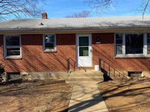 3 Br, 1 bath, Single Family 3713 Colonial Avenue