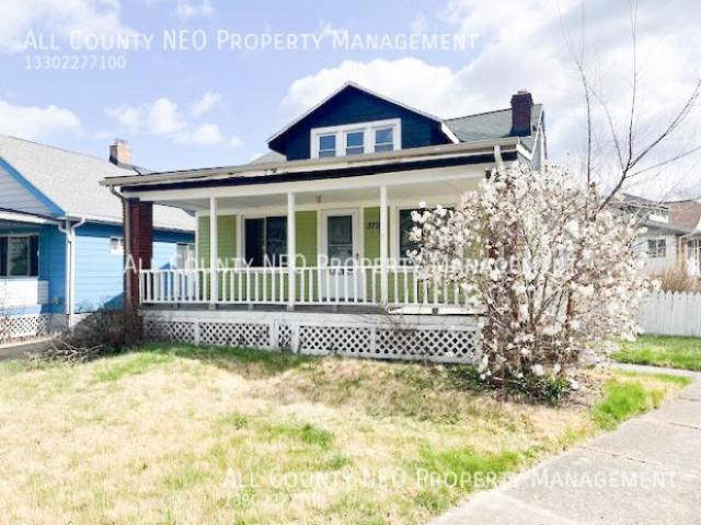 3 Br, 1 bath, Single Family 3733 W 128th St