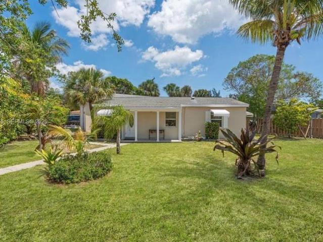 3 Br, 1 bath, Single Family 376 W 14th St