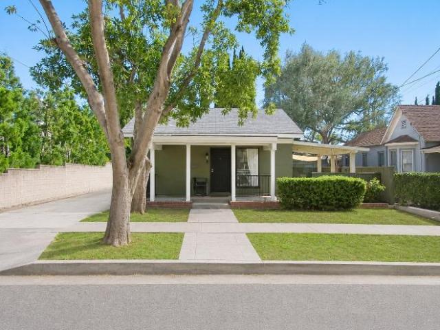 3 Br, 1 bath, Single Family 381 N Harwood St