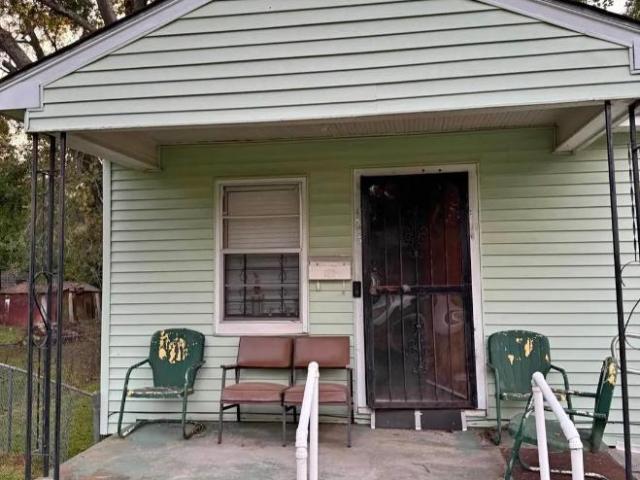 3 Br, 1 bath, Single Family 3875 Slayton Ave