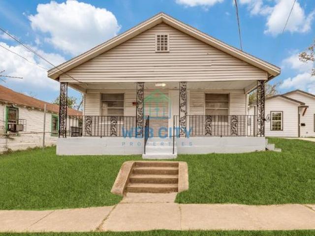 3 Br, 1 bath, Single Family 3907 Roberts Ave