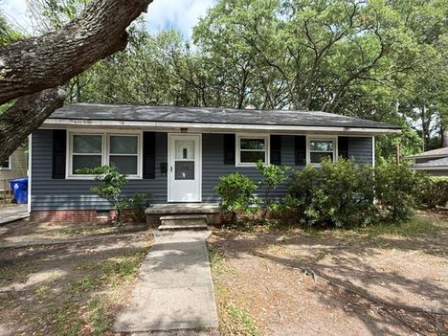 3 Br, 1 bath, Single Family 3925 Hilda St
