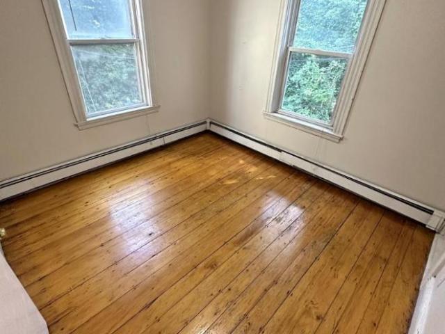3 Br, 1 bath, Single Family 394 Centre St