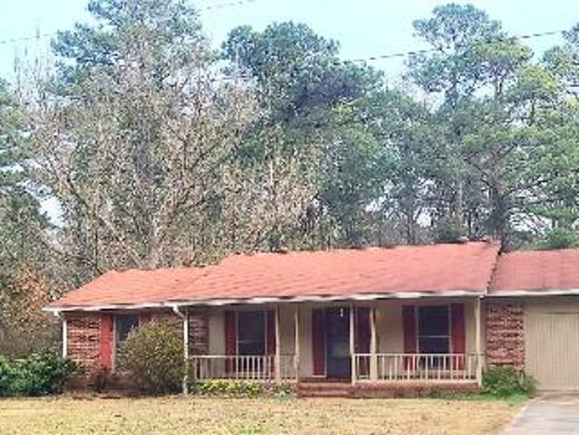 3 Br, 1 bath, Single Family 3021 Penfield Rd